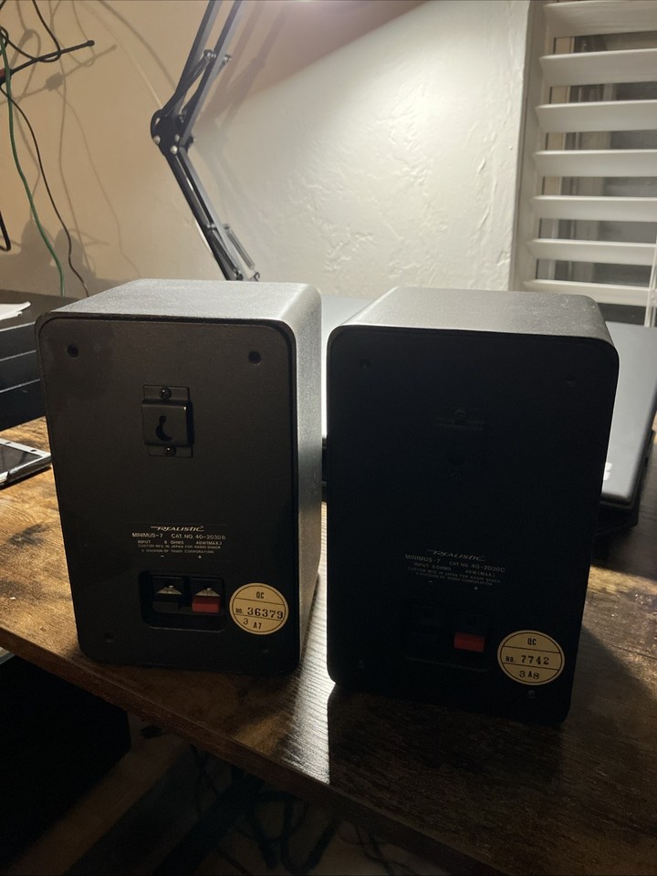Realistic Minimus 7 Black Bookshelf Speakers ~ 40-2030B / 40-2030C Made ...