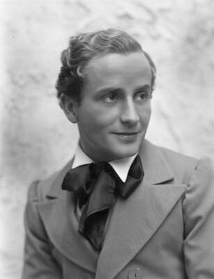 British actor Frank Lawton in costume as Phillip Wakem during T- 1937 ...