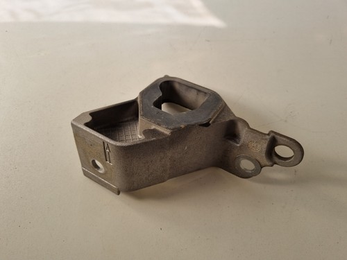 Renault Clio 2 / Support de silent bloc silencieux d'echapement ...