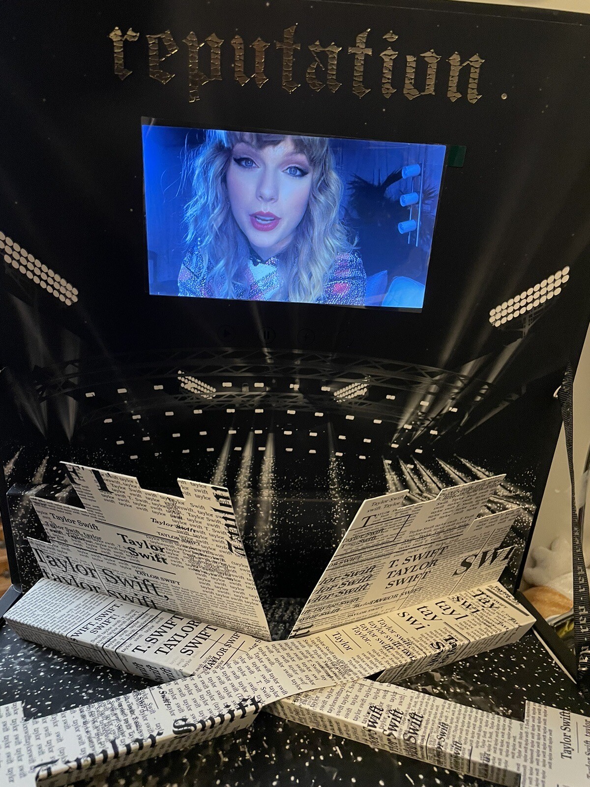 Taylor Swift Reputation Stadium Concert Tour VIP Box -Complete | eBay