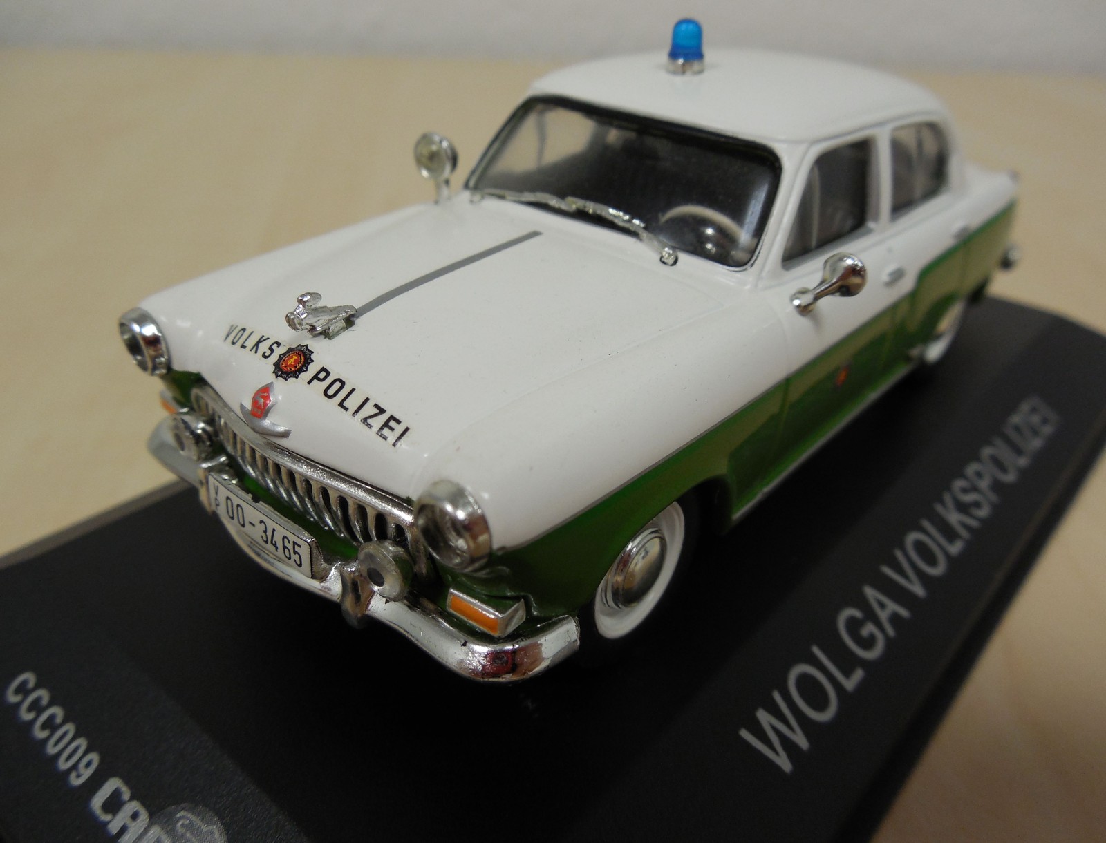 Wolga M21 Volkspolizei 1:43 IXO # OVP # VoPo-Wolga von 1964 | eBay.de