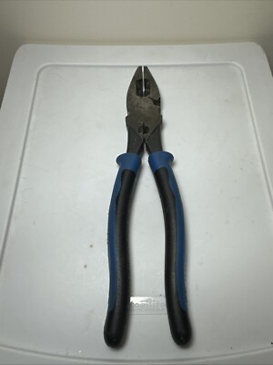 Klein Tools J2000-9NE Lineman's Side Cutting Pliers 9" Journeyman ...