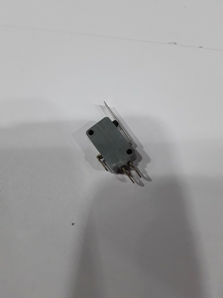 Koino KH-9012-5HLLC MINI MICRO SWITCH 125VAC 5A NEW | eBay