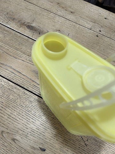 VTG Bright Yellow Tupperware 2 QT Beverage Buddy Pitcher w/ Handle ...