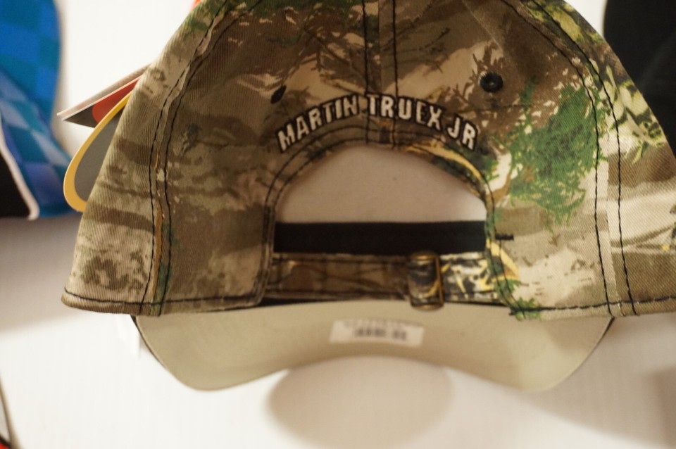 Lot of 25 NASCAR Racing Hats! NEW w/ tags! Gordon, Dale Jr, Harvick ...