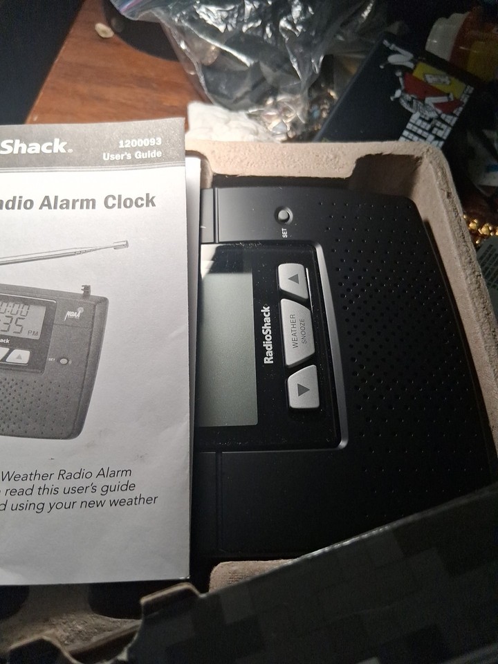 Radio Shack 1200093 NOAA All Hazards Weather Band Radio Tested And ...