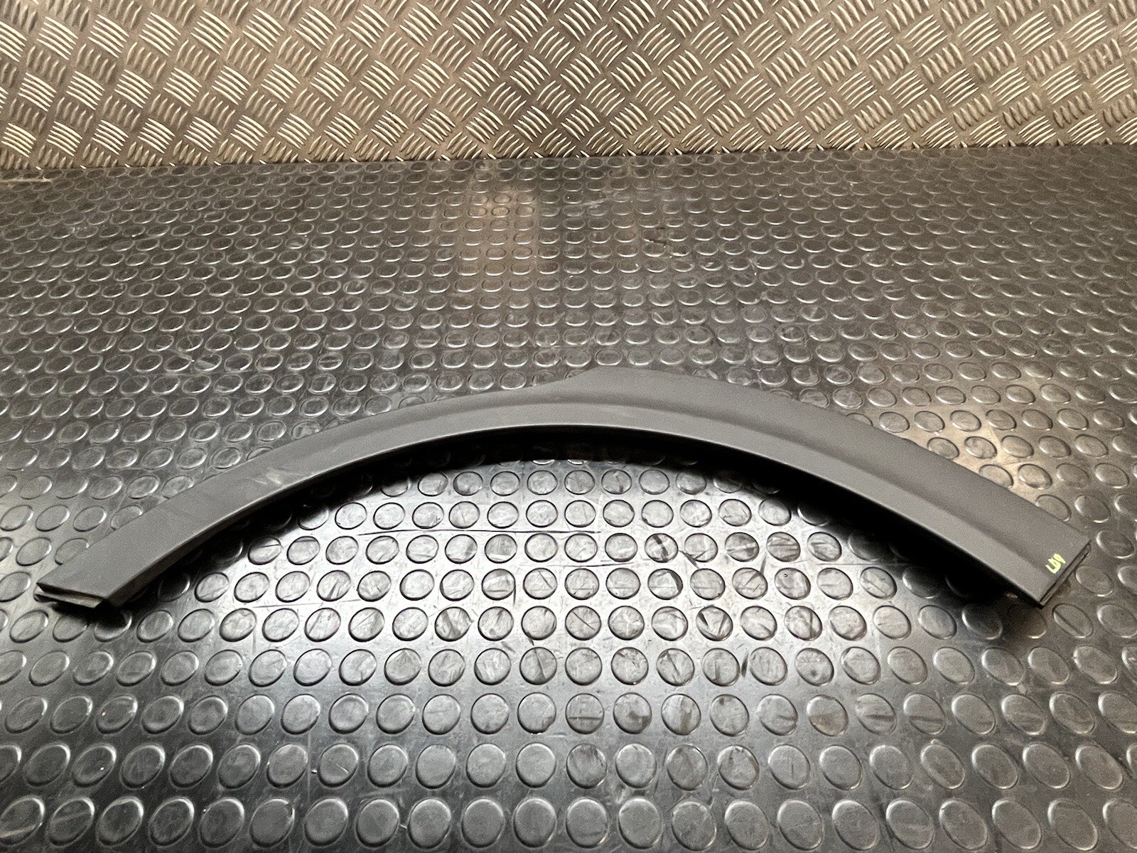 GENUINE KIA STONIC REAR WHEEL ARCH TRIM LEFT LH N/S 87743-H8400 2017 ...