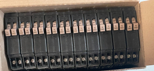 Eaton CHT1515 Twin Circuit Breaker 10 Breakers Per Box | eBay