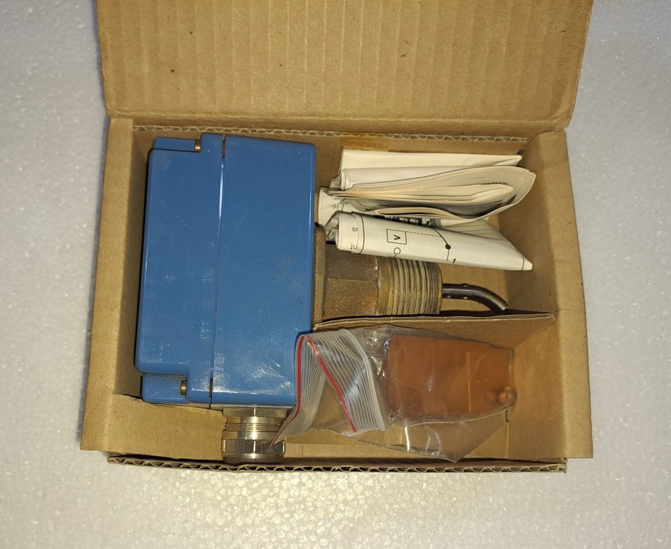 JOHNSON CONTROLS F61TB-9100 FLOW CONTROL | eBay