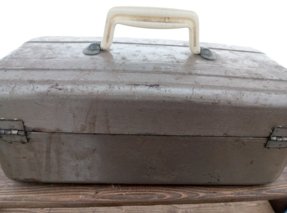 Vintage Fishing Tackle Box With Lures | eBay