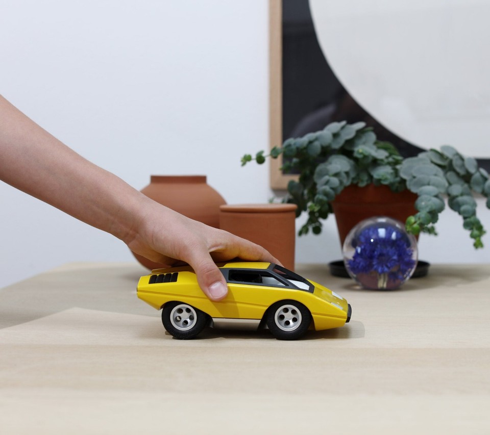 PLAYFOREVER MINI UFO Canarina PL-UFO79 Car Art Toy | eBay