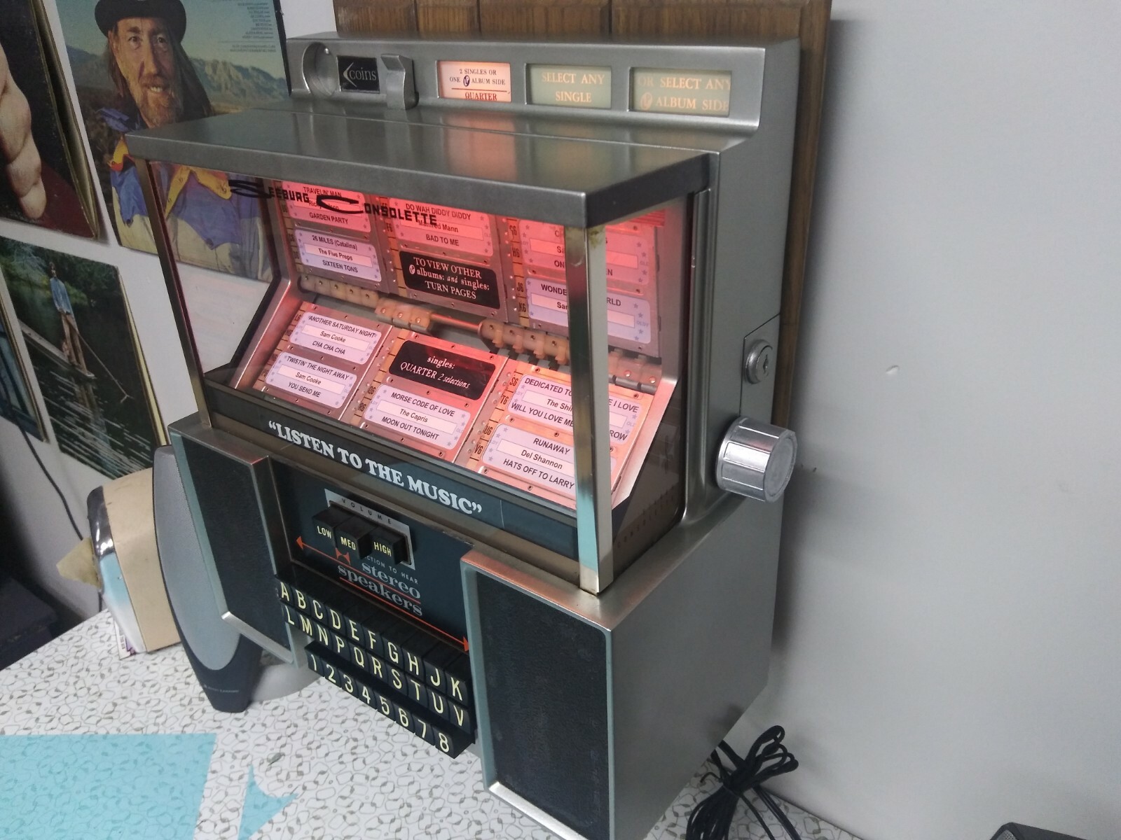 Seeburg Stereo Consolette Jukebox Wallbox MP3 Player Umbau ...