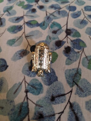 Disney Fab 50 - 50th Anniversary R2-D2 Gold Statue Tiny Kingdom LR Pin ...