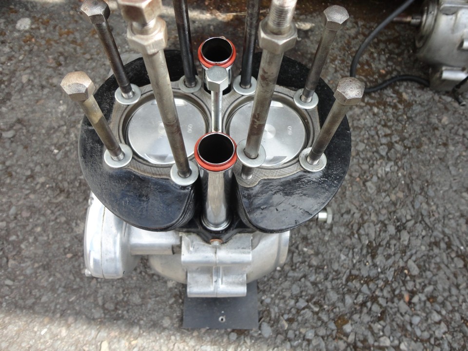 Triumph pre unit T110 Engine ,Excellent condition 9 Stud Bonneville top ...