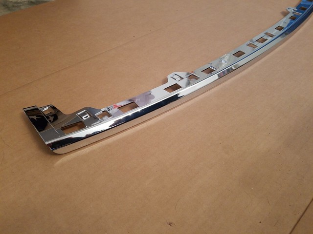 Bumper Face Bar Step Pad Molding Trim Rear Jeep 11-14 CH1144100 ...