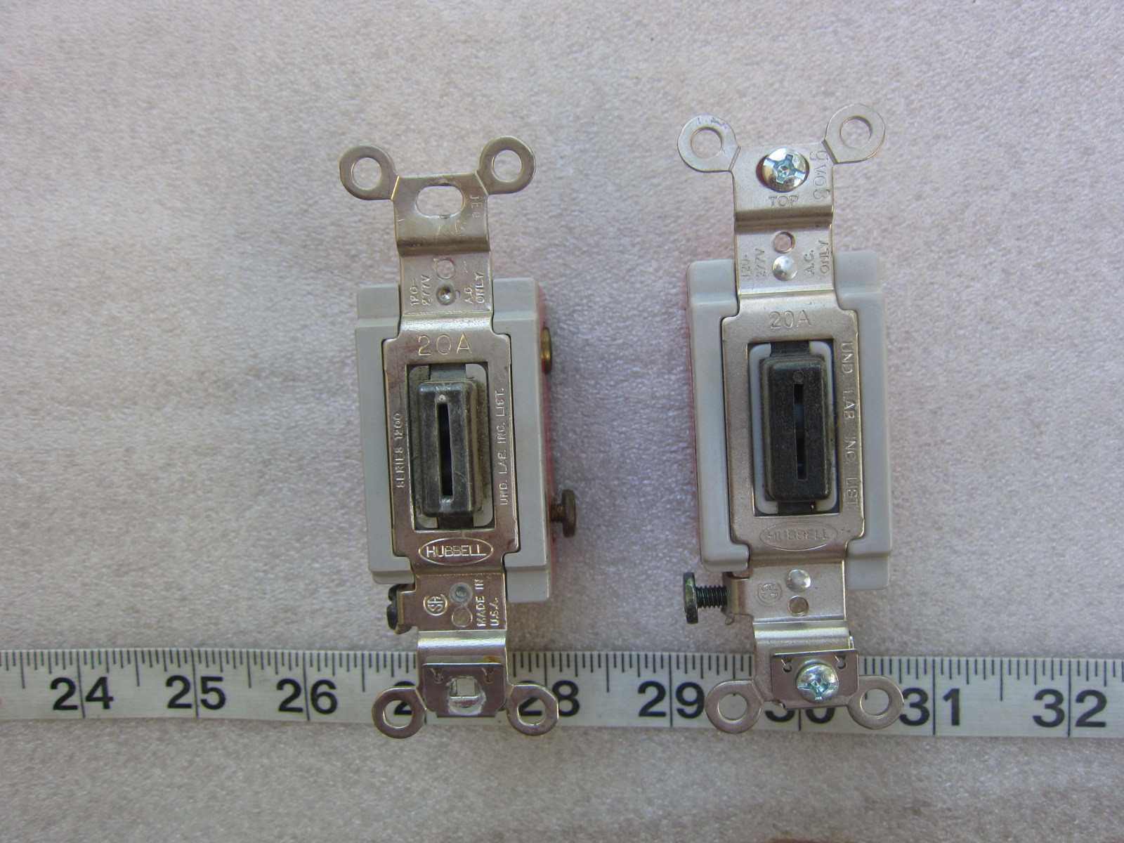 Hubbell 1221L 20A Single Pole Locking Switch w only 1 Key Lot of 2 ...