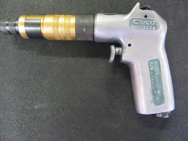 Cleco Lite Weight Pneumatic Reversible Screw Gun 1/4" Hex Set at 25 In ...