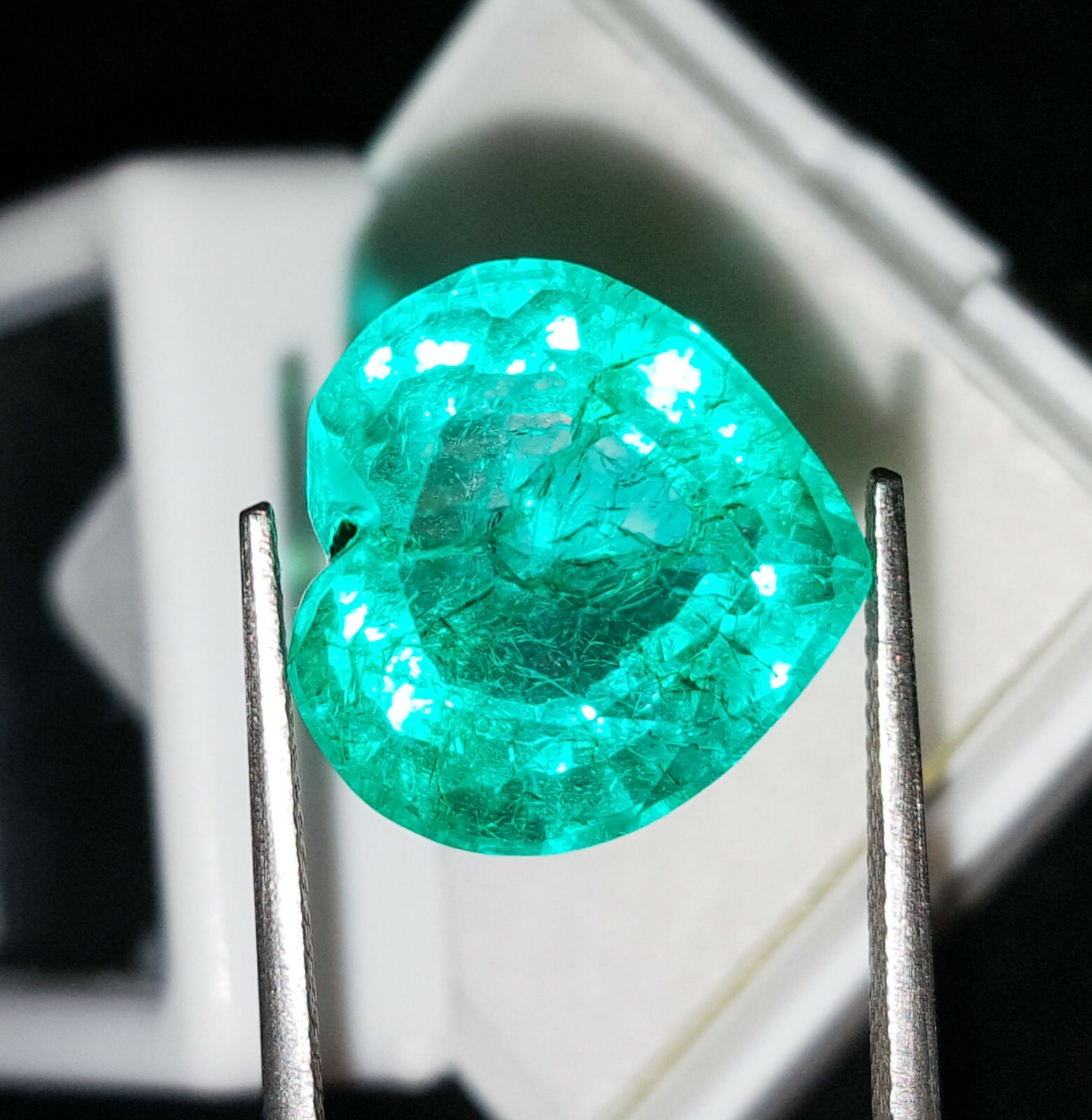 Natural Green Emerald Transparent 9.87 Ct Loose Gemstone Certified ...