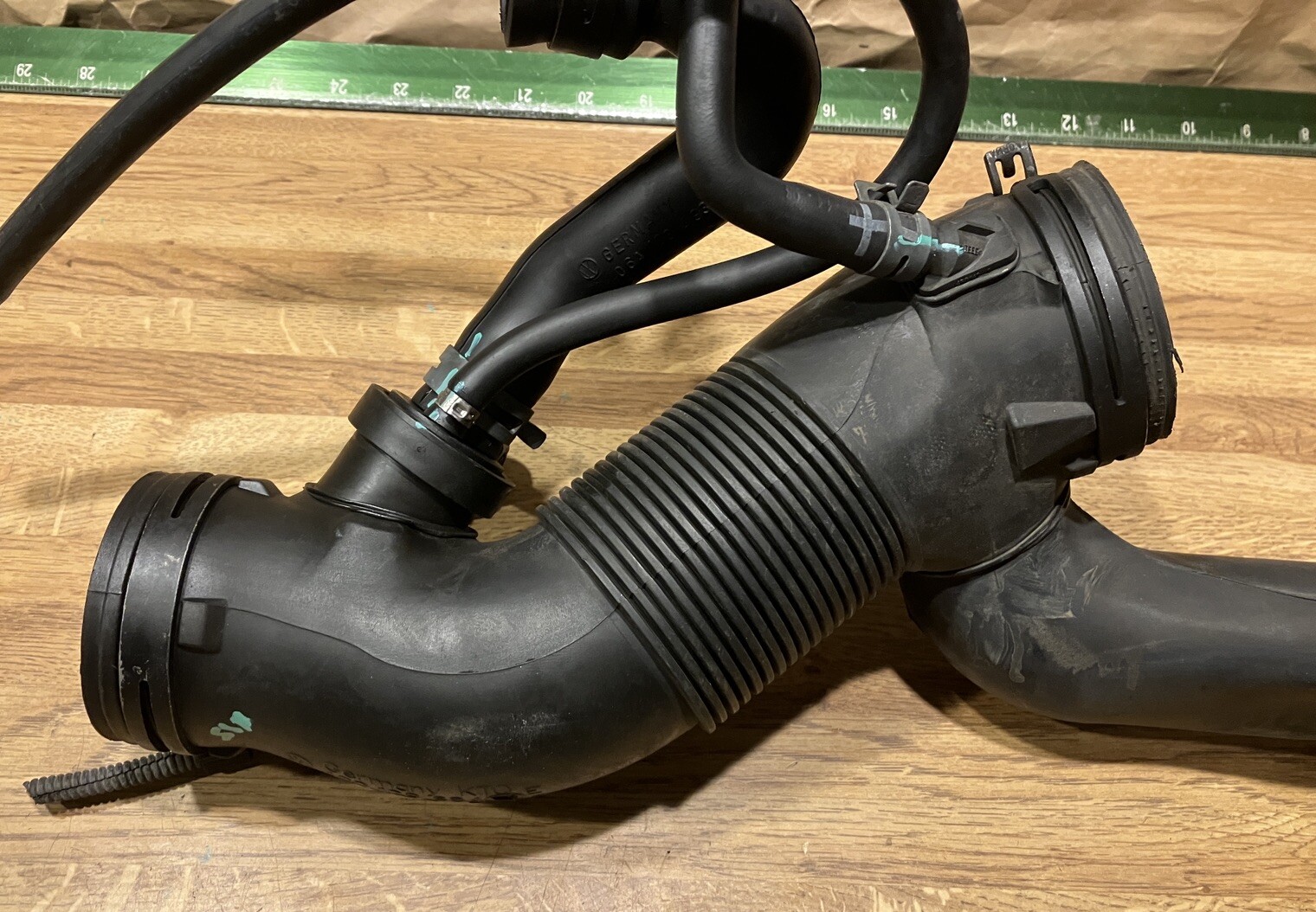 1998-2001 VW MK4 Beetle Convertible 2.0L Air Intake Tube Hose OEM ...