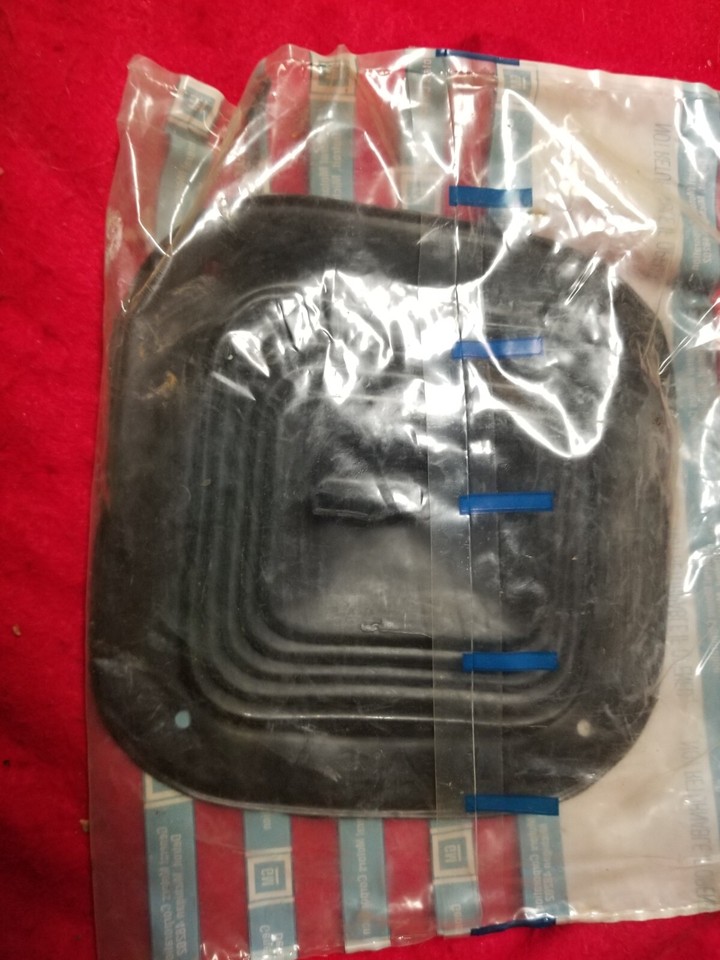 *NOS 1968-72 Chevelle 4 Speed Bench Seat Boot 3975405 GM & Bezel | eBay
