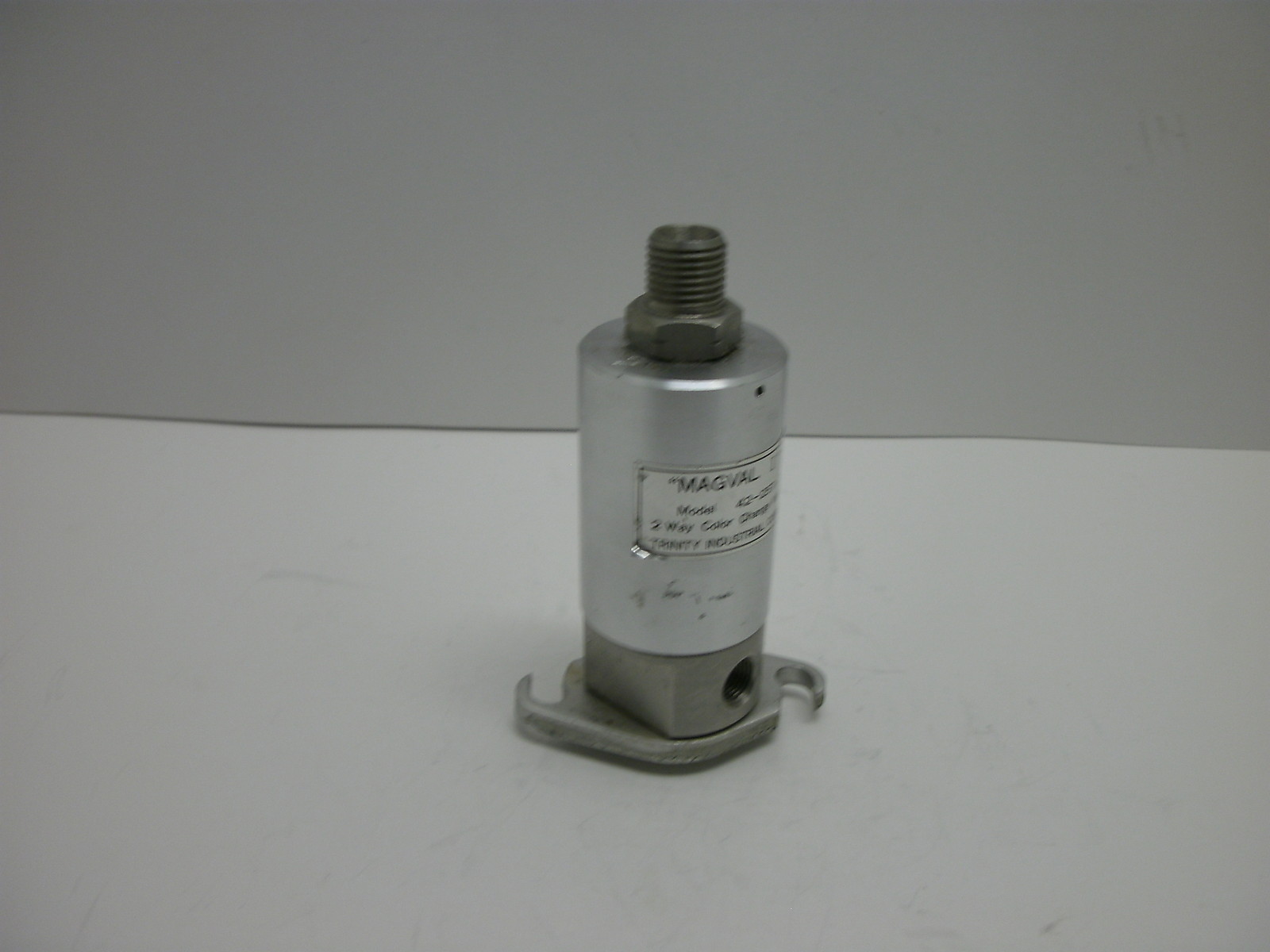 TRINITY INDUSTRIAL 42-257 MAGVAL I 2 WAY COLOR CHANGE VALVE | eBay