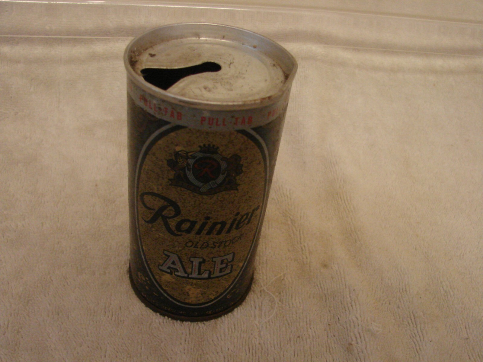 11 OZ. ZIP TAB RAINIER OLD STOCK ALE PULL TAB GRAPHICS ON THE SIDE ...