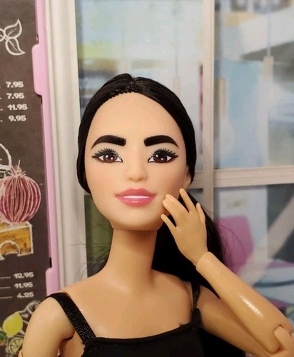 NEW! Barbie Basics Model 4 Hybrid w Asian MTM Head. Complete Orig Look ...
