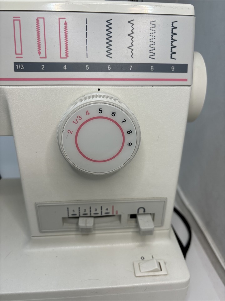 Singer 9005 Sewing Machine With Foot Pedal Parts Only Presser Foot Post ...