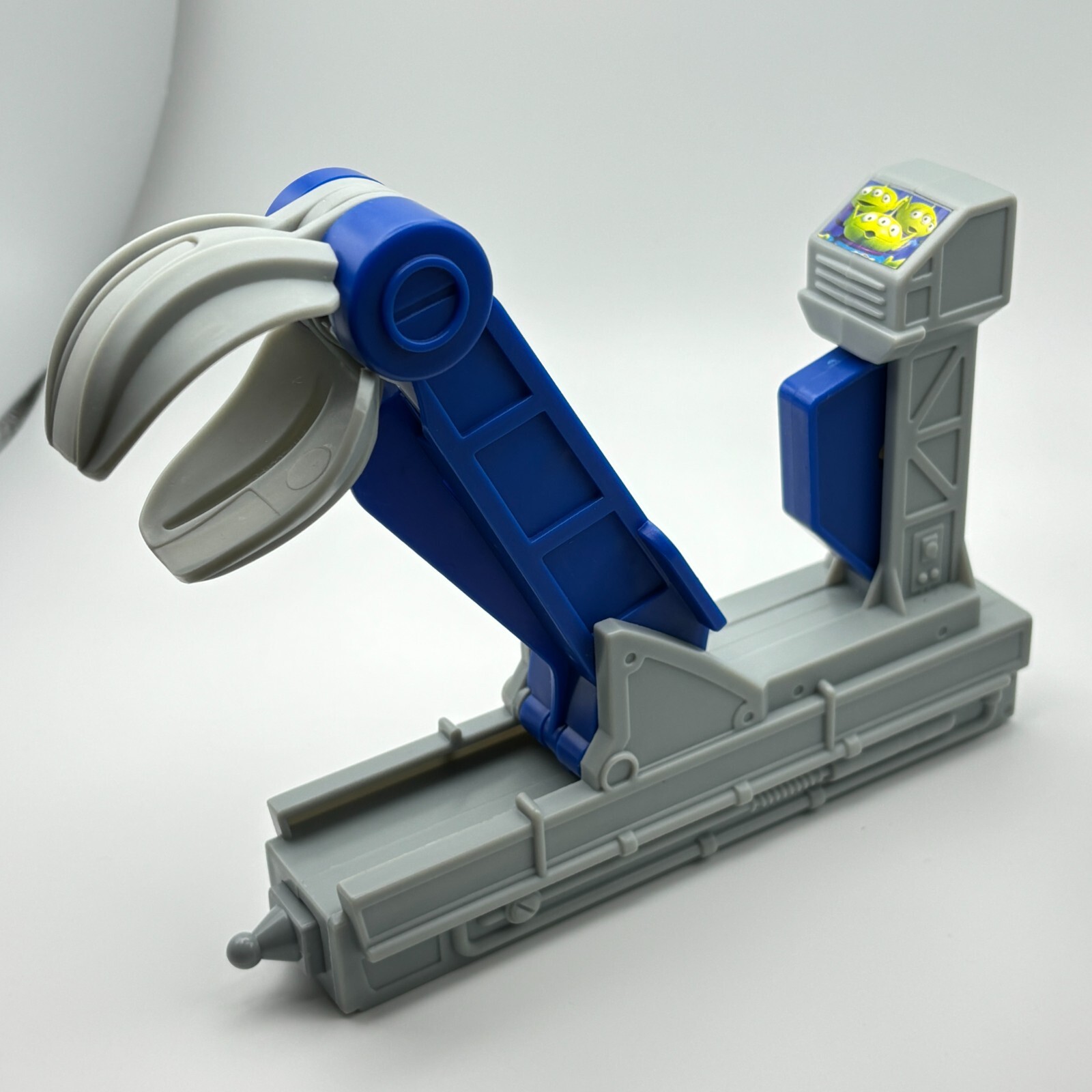 Alien Claw Rescue Game 1 Blue Claw Machine 2009 Replacement Pieces ...