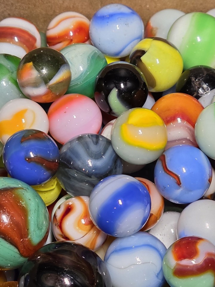 LOT-20 VINTAGE LOT OF 300+ MARBLES DIFFERENT MAKERS AND SIZES UV ...