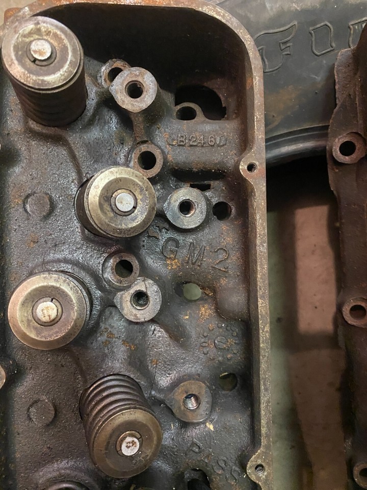 1966 Big Block Chevy BBC 396 427 Oval Port Heads 3872702 702. B-22-6. B ...