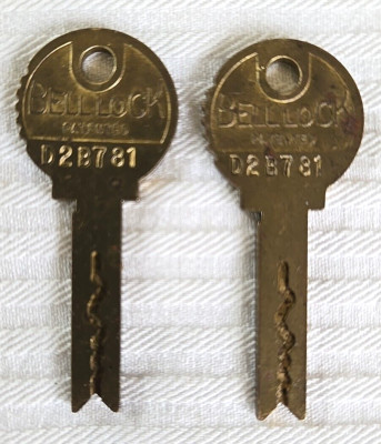 TWO Vintage Mills Style Bell Lock Keys For Slot Machine/Jukebox + Eagle ...
