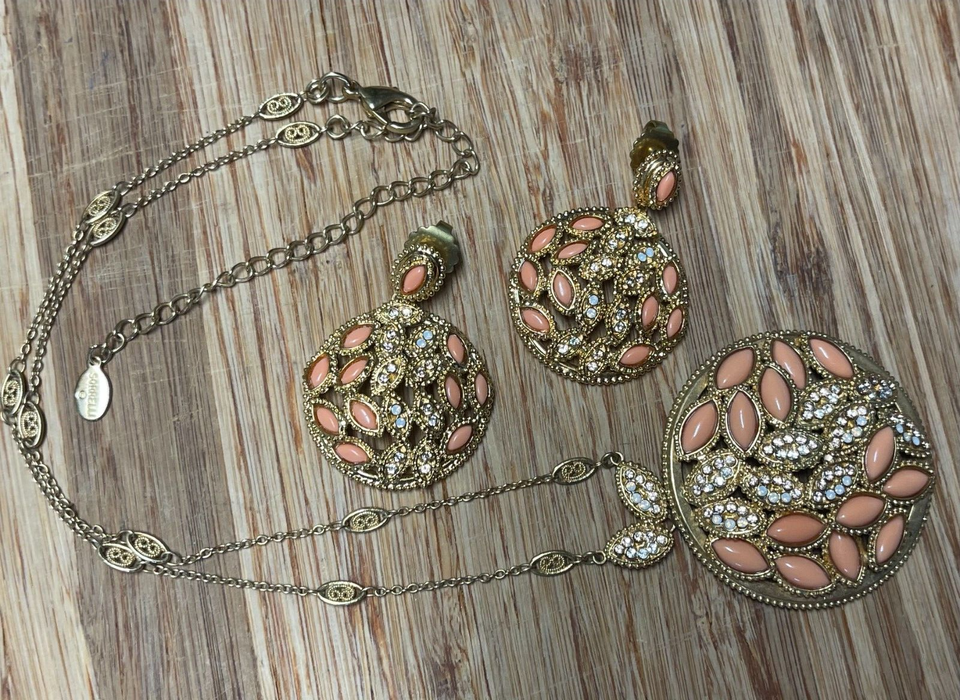 NWOT~Sorrelli Coral Gold Tone Crystal Medallion Pendent Necklace ...