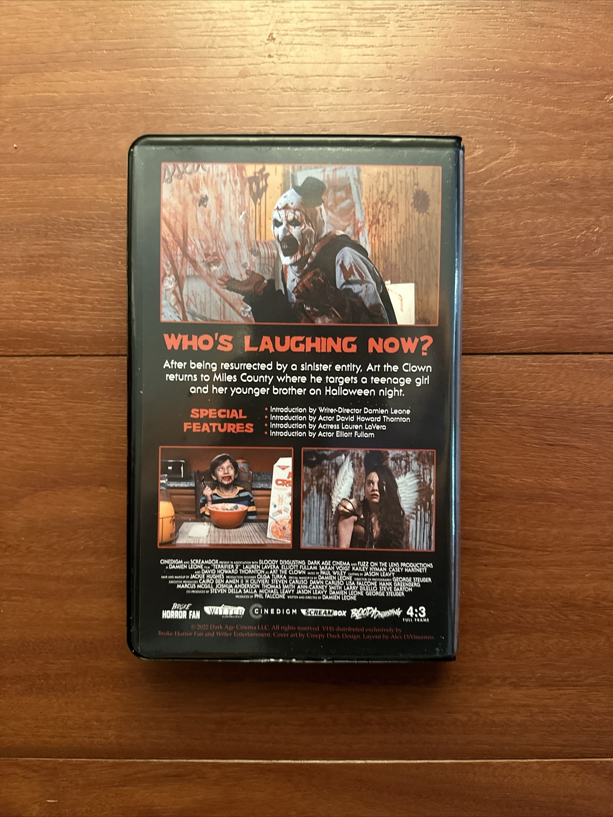 Terrifier 2 VHS Standard Edition Clamshell Art The Clown Damien Leone ...
