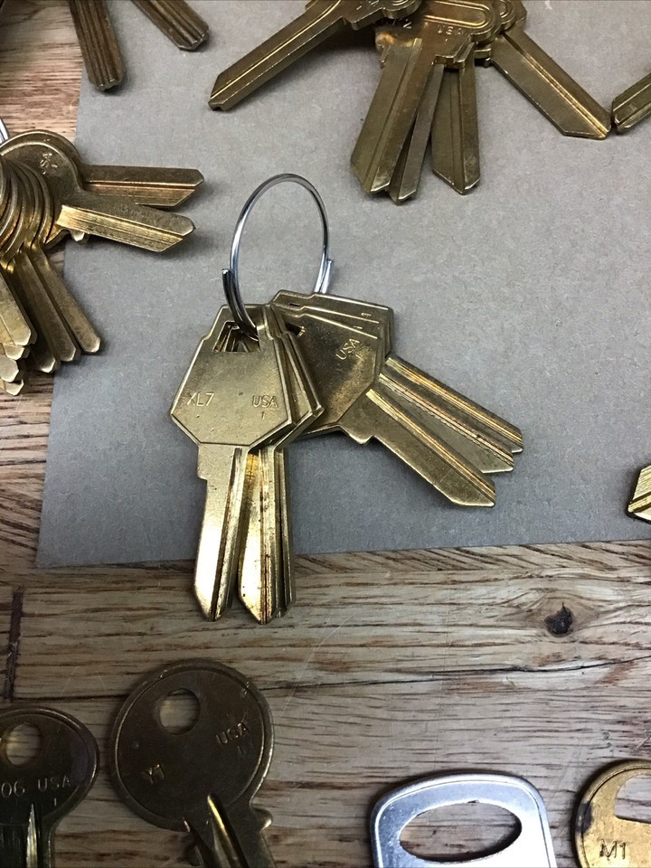 Large Lot Of (110) Key Blanks For Locksmith: M1,M10,M13,EZ1,WK2,Y13 Etc ...