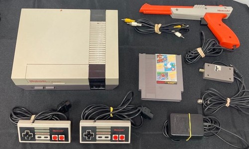 Nintendo NES Console Action Set Package w/ Controllers & Original ...