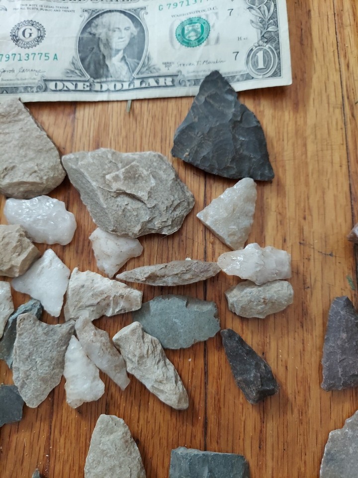 💥Authentic Arrowheads 💥Native American Indian Artifacts Lot Group Box ...