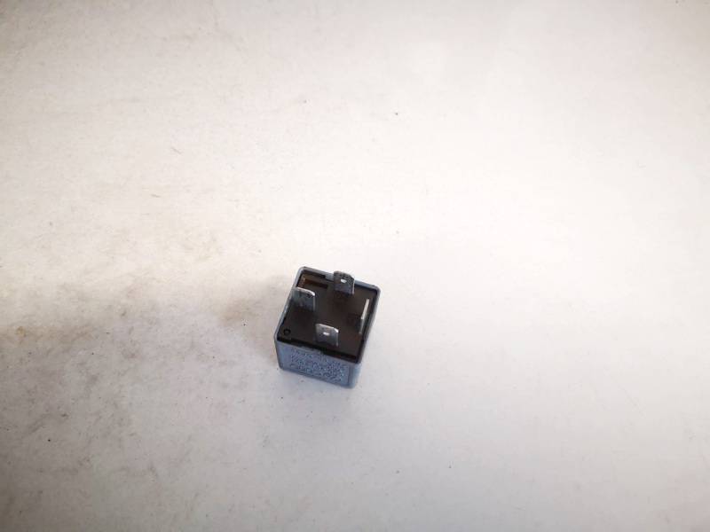 8d0951253a v23134-b52-x301 Relay module for Volkswagen Passat UK1916346 ...
