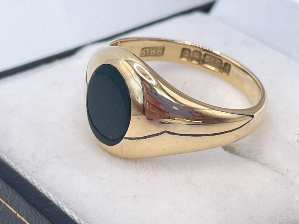 Vintage 9ct Gold Hallmarked Bloodstone Pinky Signet Ring. Goldmine ...