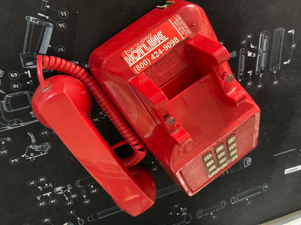 RED HOT LINE Touch Tone Phone for DOD classified use in the era of ...