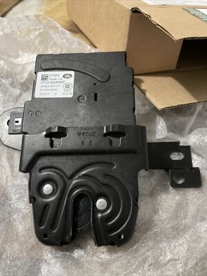 GENUINE LAND ROVER LATCH TAILGATE LOWER RANGE ROVER 2013 ON RH LR072585 ...