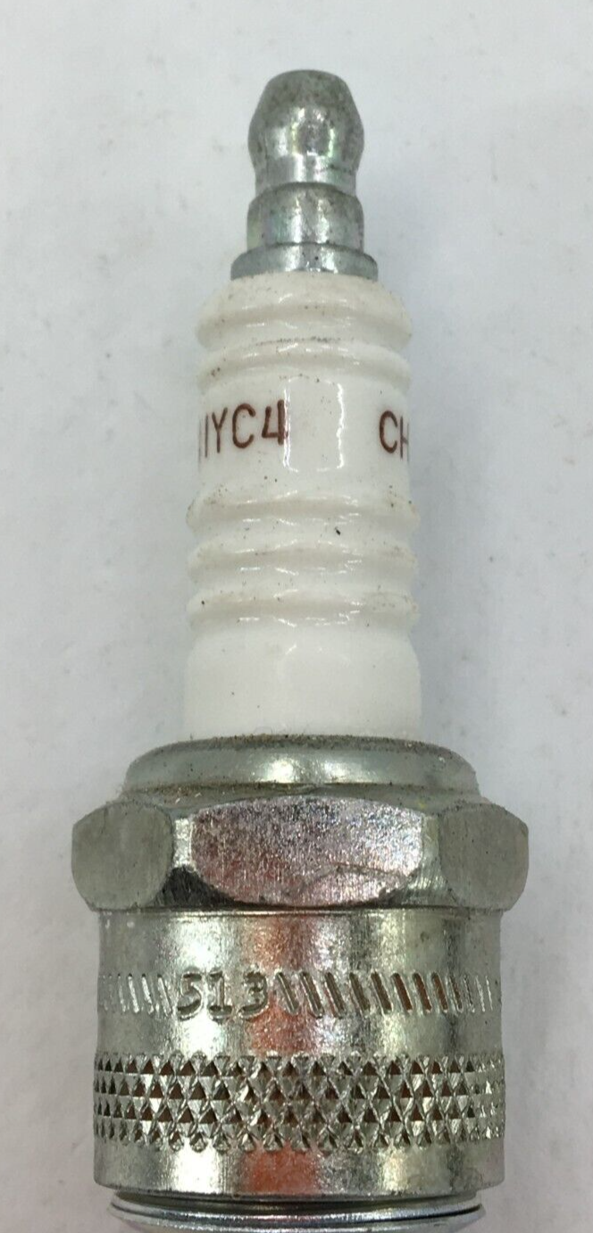 Genuine Champion 322/Rn11Yc4 Vintage Snowmobile Spark Plug 37551000388 ...