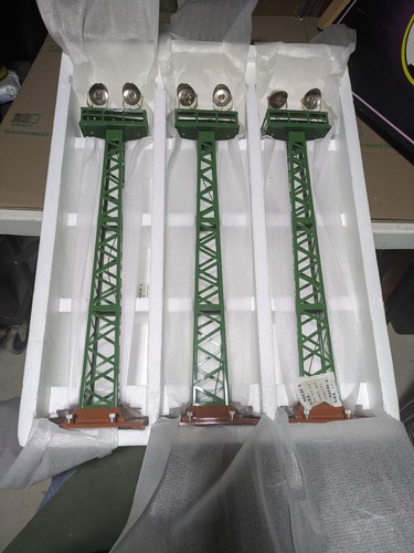 MTH Tinplate Traditions #1044 #92 Flood Light Tower Set Standard Gauge ...
