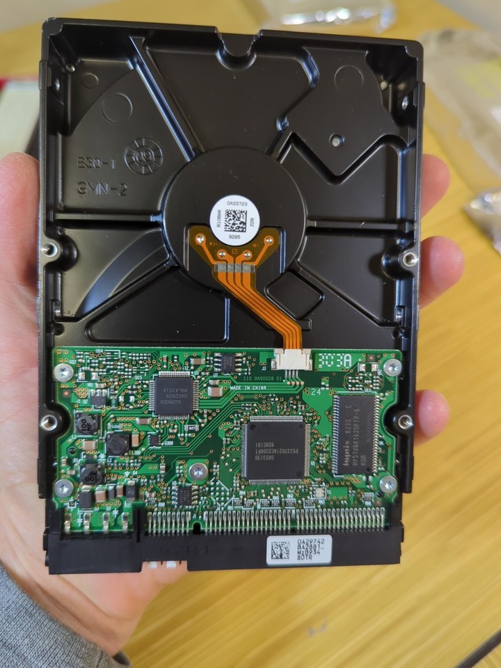 KSE Hitachi Deskstar 320GB 3.5" PATA IDE HARD DISK DRIVE 0A35393 ...
