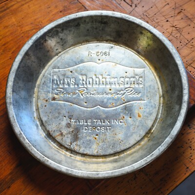 VINTAGE MRS. ROBINSON'S TABLE TALK PIE TIN 9" Patina Deposit Perforated ...