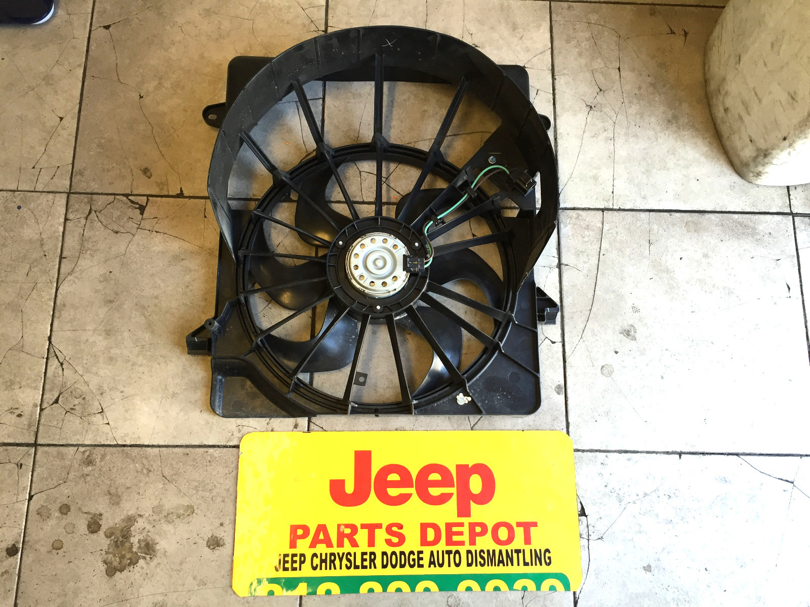 2011 JEEP LIBERTY RADIATOR COOLING FAN MODULE OEM MOPAR 3.7L. USED 32K ...
