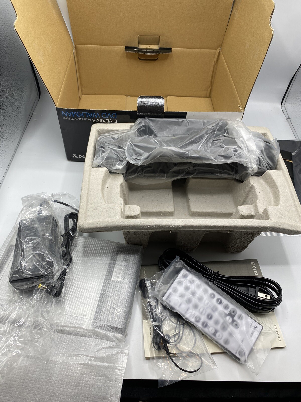 Sony+Walkman+DVE7000S+DVD+Player+%287%22%29 for sale online | eBay