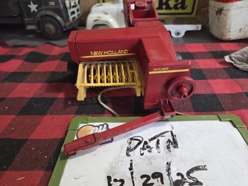 ERTL NEW HOLLAND 1/16 SQUARE HAY BALER GOOD ORIGINAL CONDITION | eBay