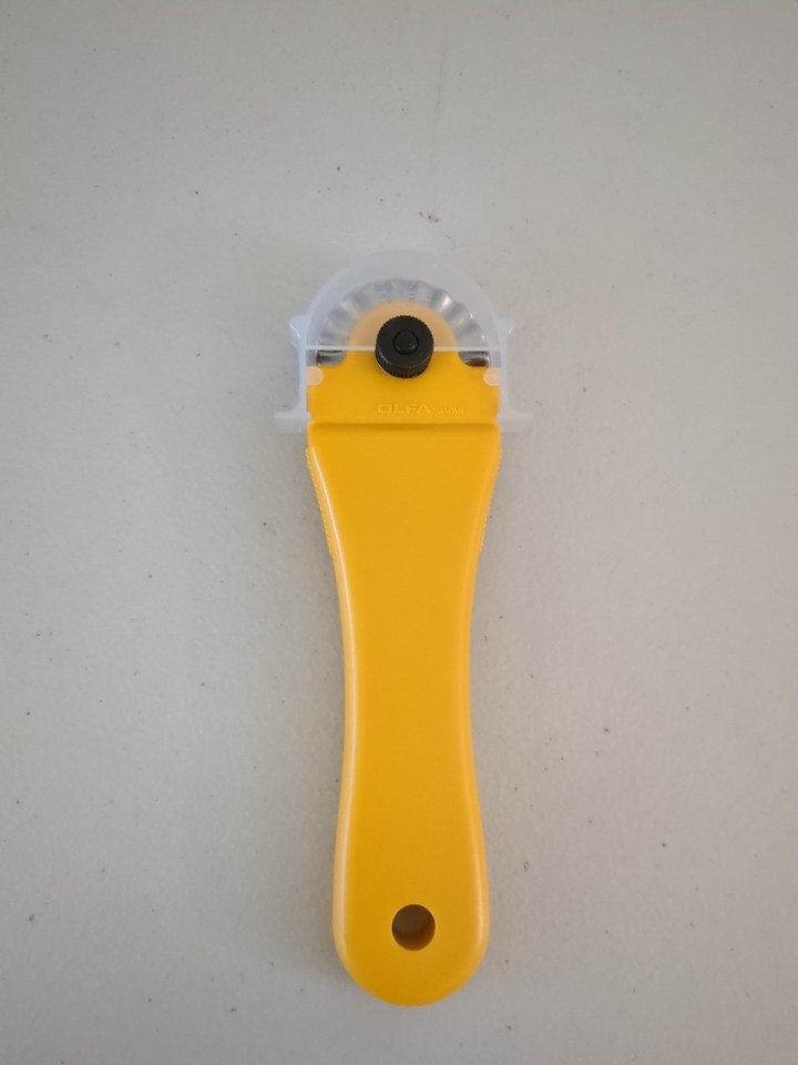 OLFA Classic Straight Handle Rotary Cutter 45mm ~Pinking Blade | eBay