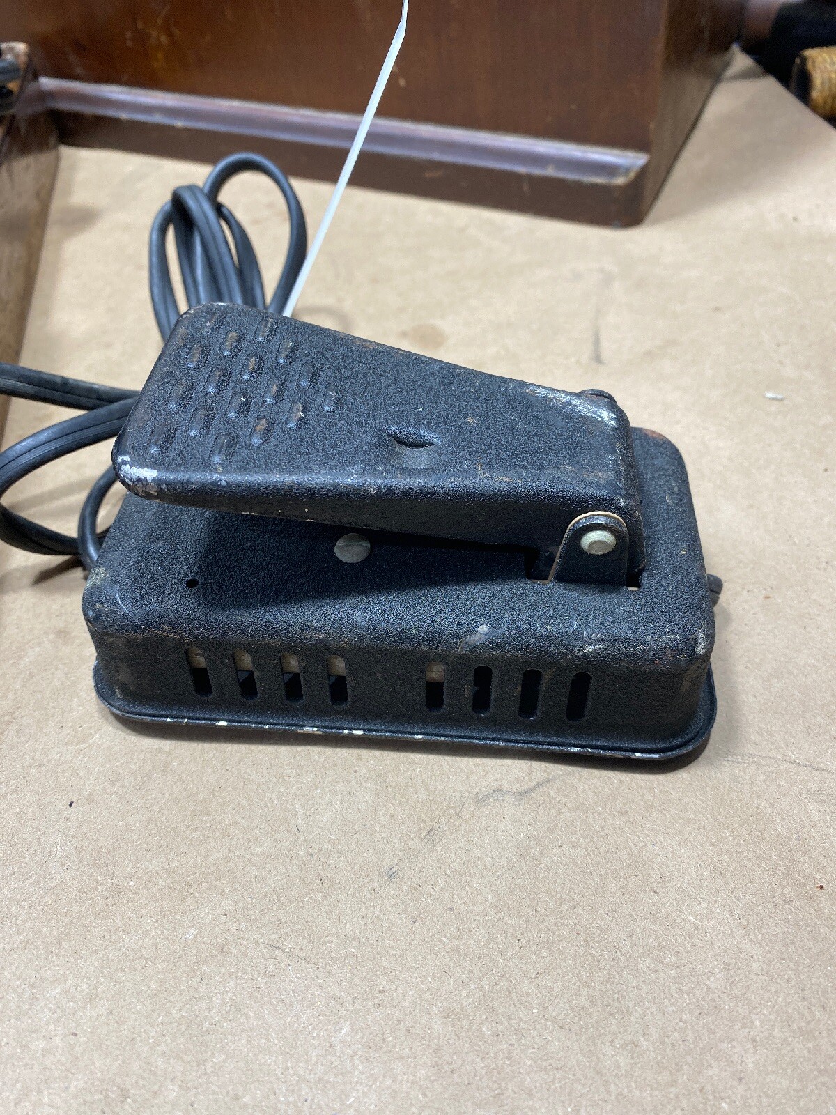 1942 Antique Singer Model 128 Sewing Machine Godzilla Wrinkle Ornate ...